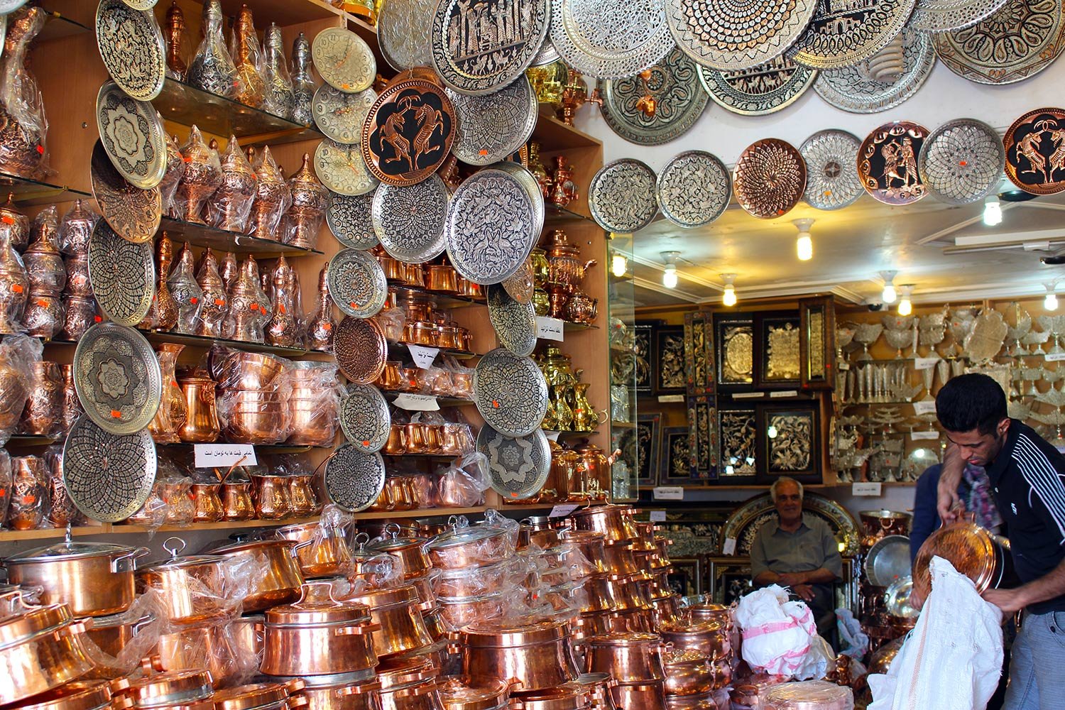 Explore Kerman Grand Bazaar: A Tourist Must-See