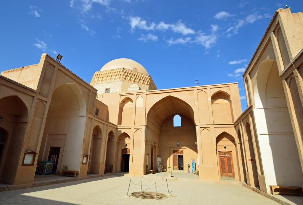 Alexander Prison in Yazd – SURFIRAN