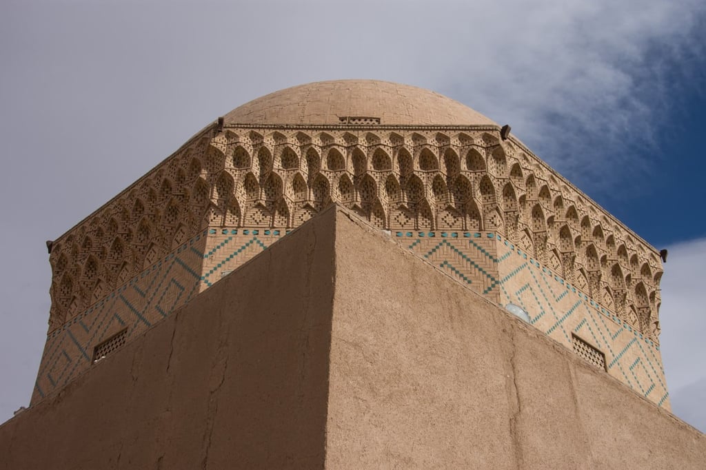 Alexander Prison in Yazd – SURFIRAN