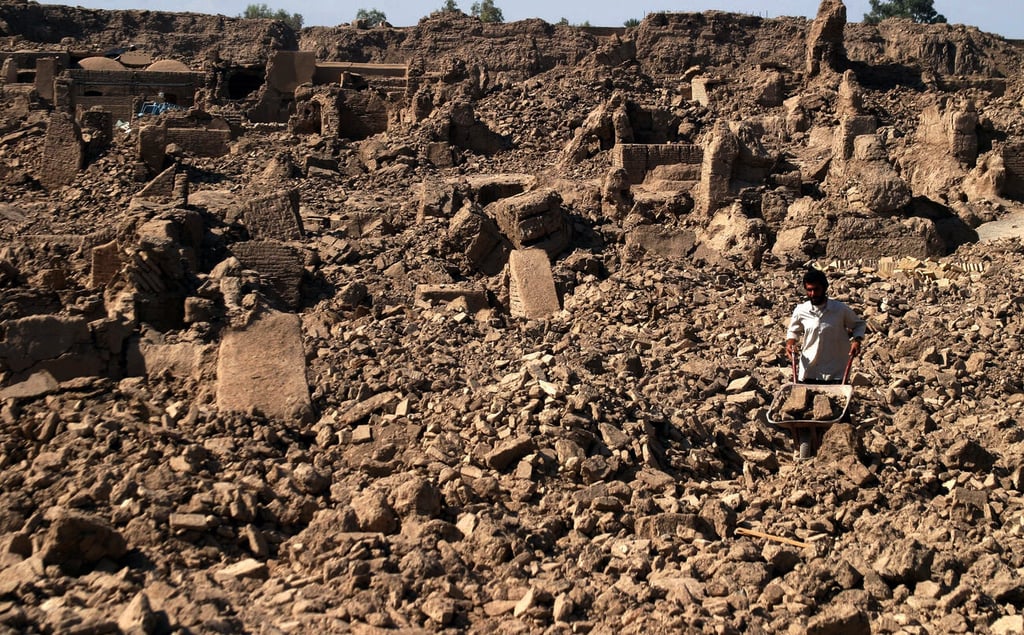 Arg-e Bam: The Ultimate Guide to Persia's Ancient Citadel