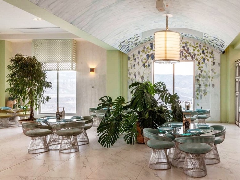 Top 10 Seafood Restaurants in Tehran: Savor the Sea