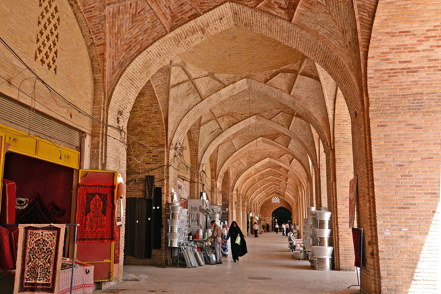 Explore Kerman Grand Bazaar: A Tourist Must-See