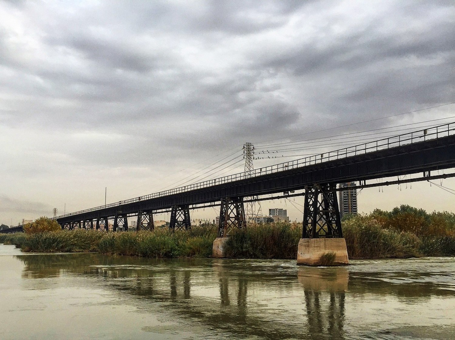 Ahvaz's Black Bridge: A Gateway To History On The Karun River