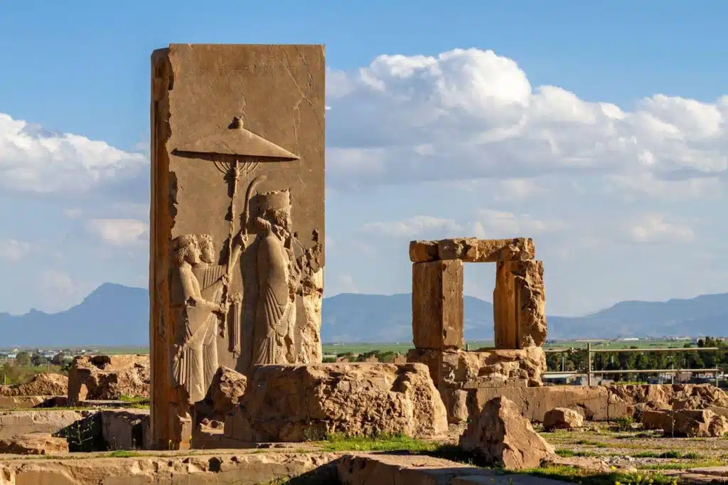 Iranian Dynasties: History From The Medes To Pahlavi